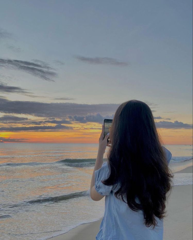 ကမ်းခြေသွားတဲ့အခါမှာအသုံးဝင်စေမယ့် Photo Pose Ideas များ - MyStyle Myanmar