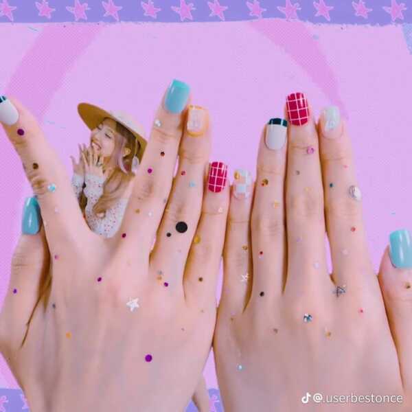 Kpopper လေးတွေ လိုက်ဆိုးနိုင်မယ့် Kpop Idol အချို့ရဲ့ ချစ်စရာလက်သည