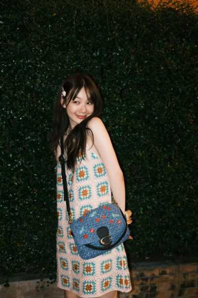 တရုတ်မင်းသမီး၊ အဆိုတော် Xu Meng Jie ရဲ့ လူငယ်ဆန်ဆန် ဖက်ရှင်များ