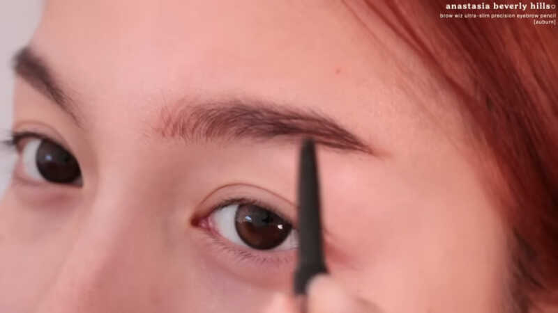 ရှင်းရှင်းလေးနဲ့လှတဲ့ Fresh & Light Makeup Look ပြင်နည်း